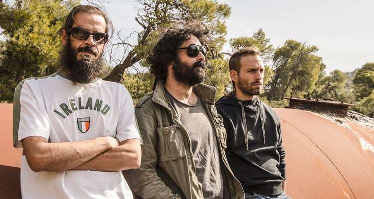 The Curf: Παρουσιάζουν ζωντανά το "Among Others" - Greek Rebels