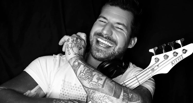 All That Remains: Αποχώρισε ο μπασίστας Aaron “Bubble” Patrick - Greek ...